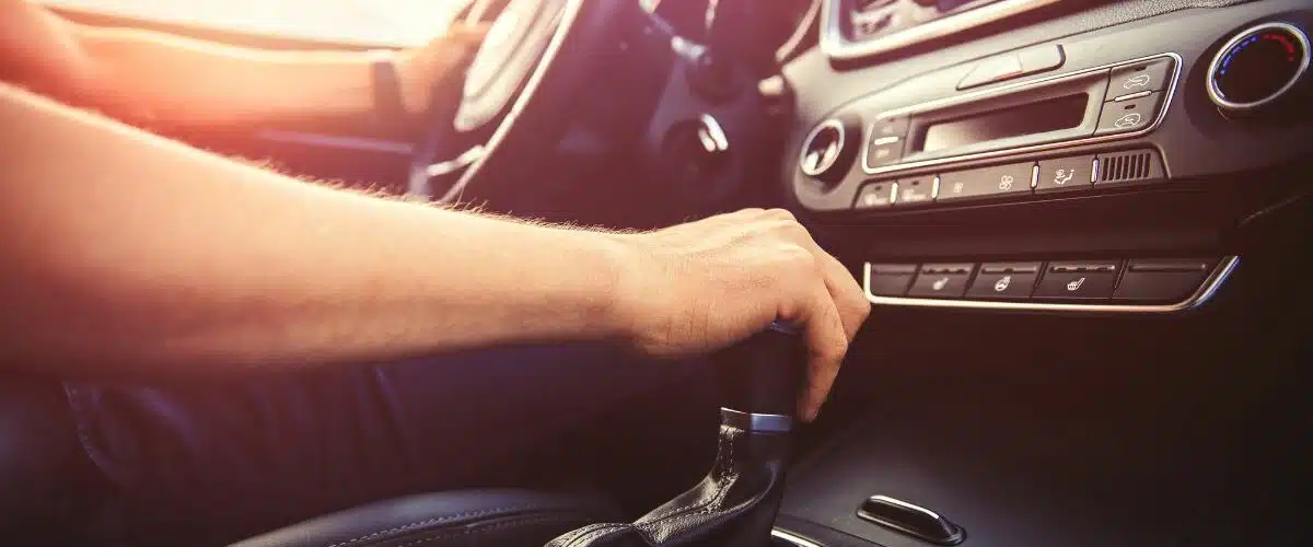 Conduire une voiture automatique : comment faire